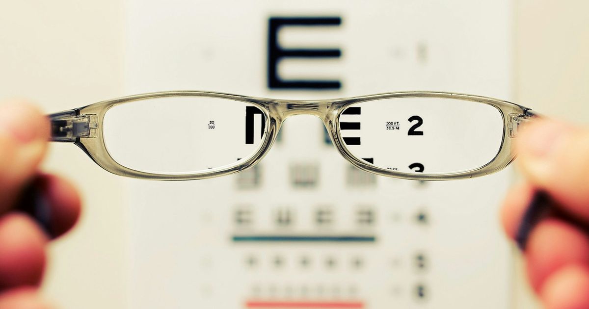 How to Find Your Dominant Eye: Simple Tests & Its Importance